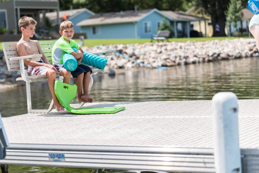 BENCHES AND CHAIRS THAT ELEVATE YOUR DOCK SEATING – Voyager Dock